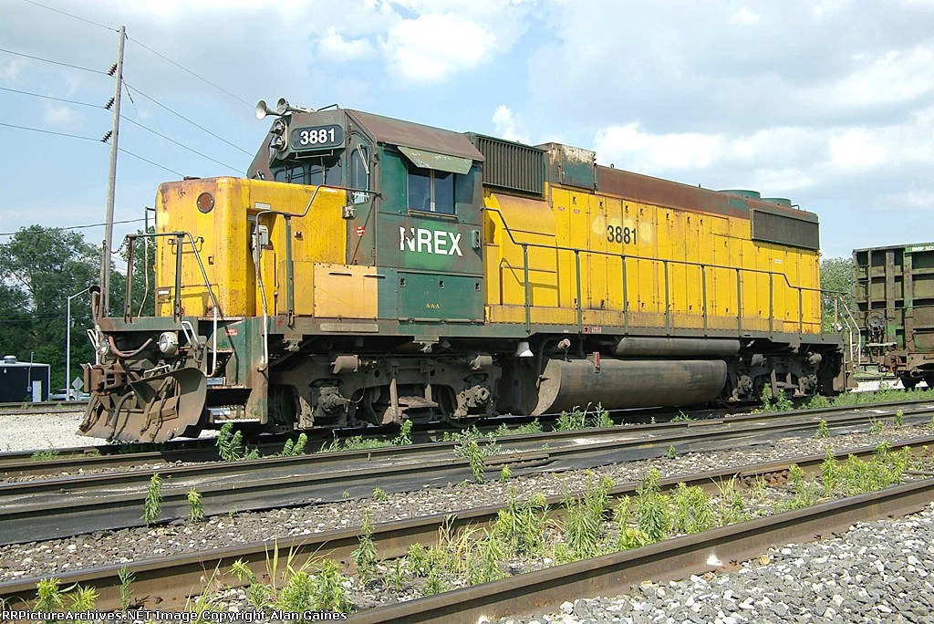 NREX GP38-2 3881